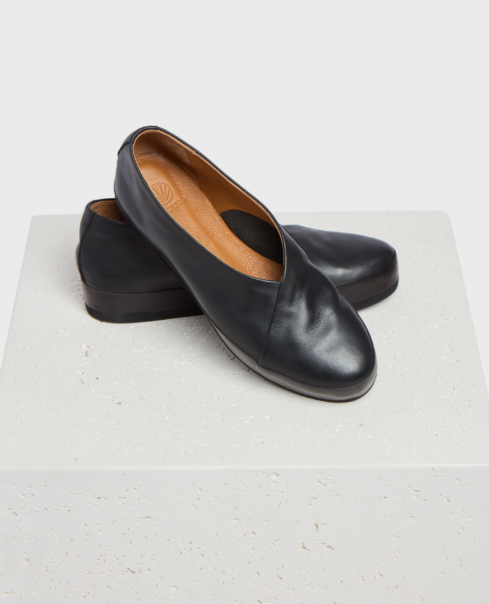 Coclico Glace Flat, Black | Coclico