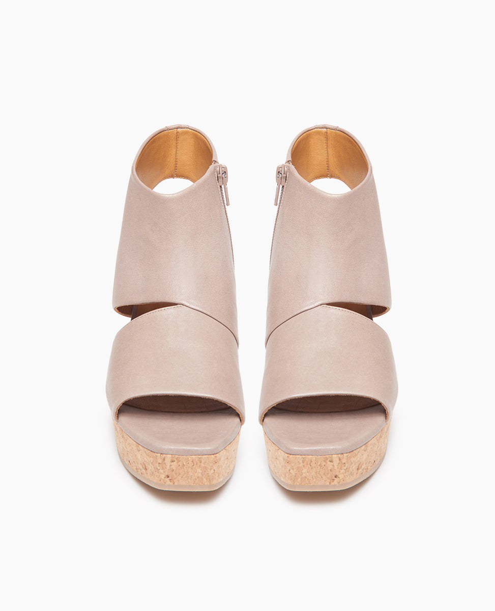Coclico Women's Marcy Wedge in Grey Mist Leather | Coclico